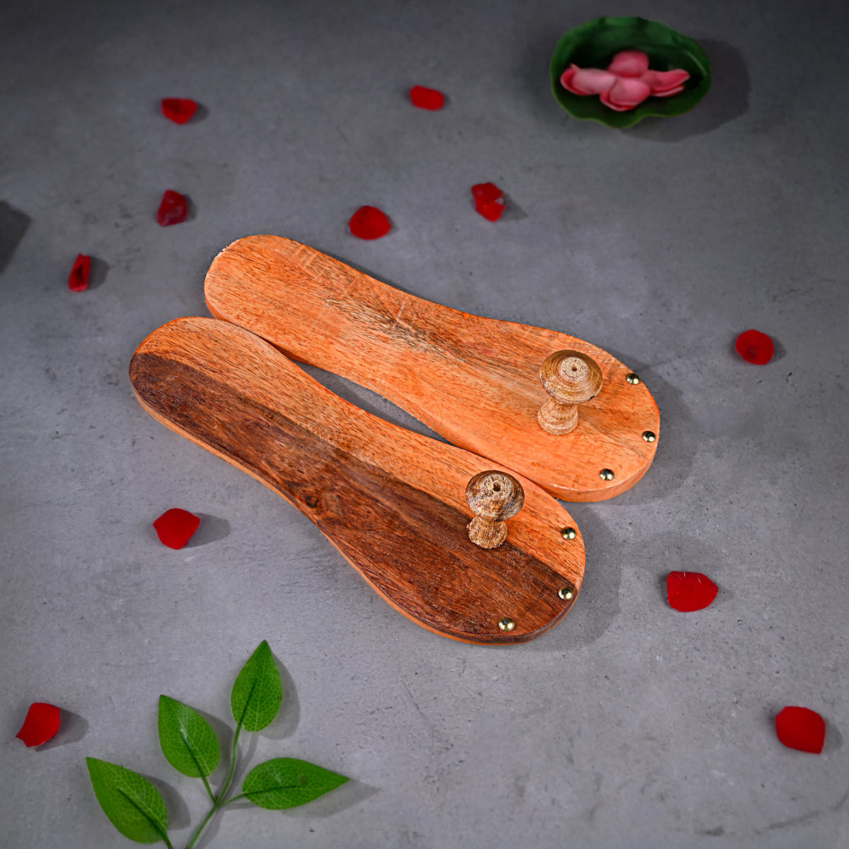 Buy Wooden Khadau Chappal Price@449 – The Divine Tales
